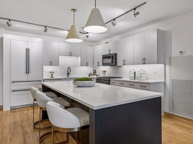 215 10th Ave S Unit 321, Minneapolis, MN 55415