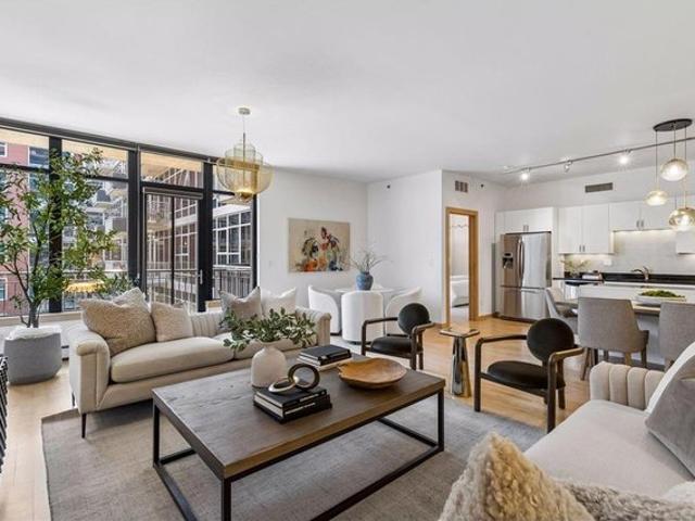 215 10th Ave S Unit 411, Minneapolis, MN 55415