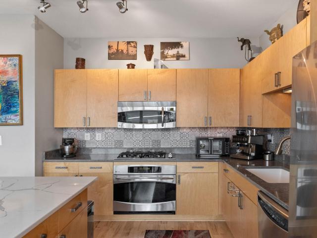 215 10th Avenue S # 632