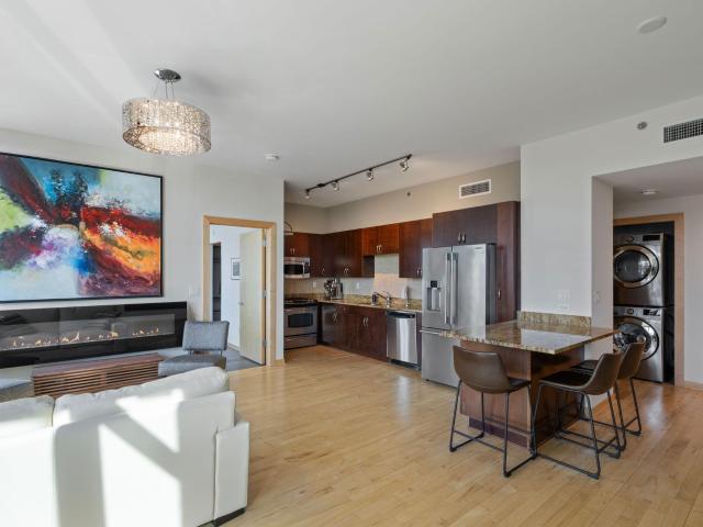 215 10th Avenue S # 703