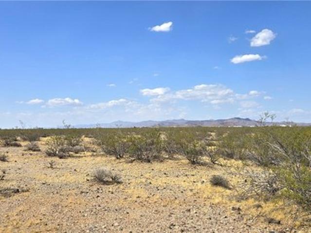 215 15 A W Dawson Dr, Golden Valley, AZ 86413