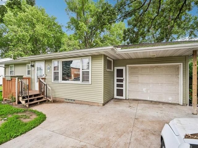 215 17th St W, Hastings, MN 55033