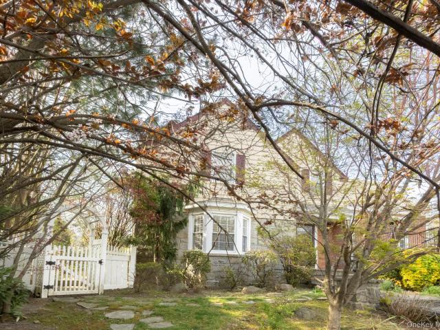 215 1 th Avenue