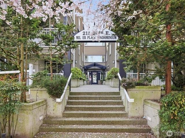 215 20th Ave E Apt 105, Seattle, WA 98112