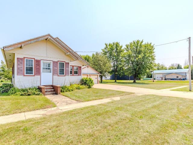 215 2nd Ave