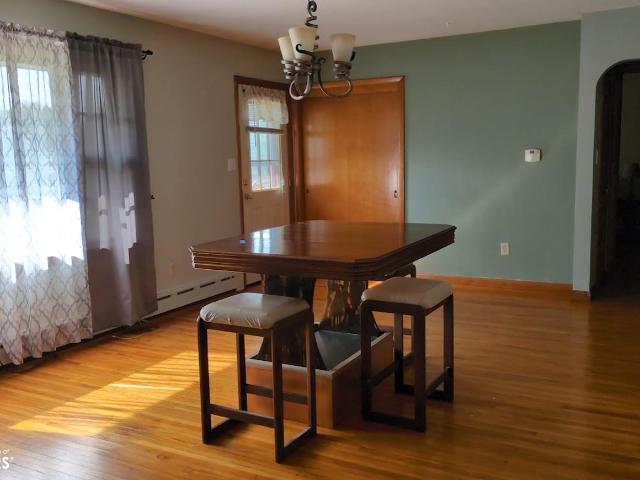215 7th St SE