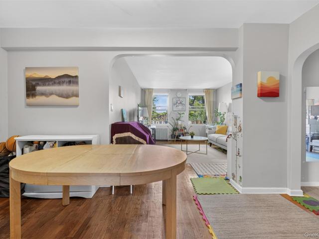 215 4 th Ave 3E