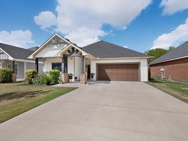 215.5 Aldridge St, Waxahachie, TX 75165