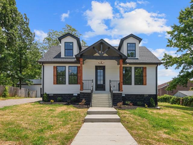 215 5th Ave N