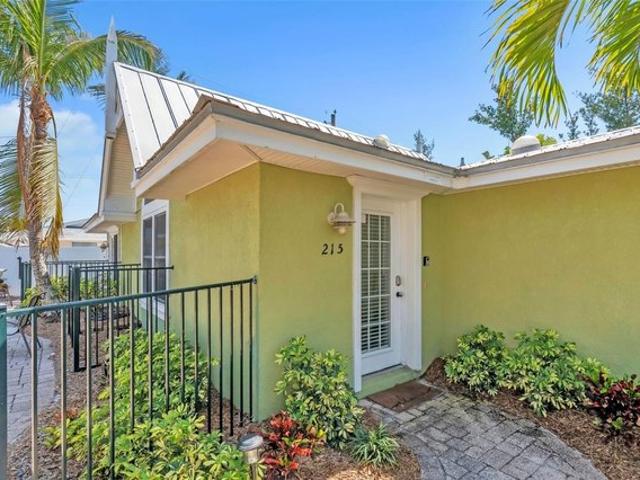 215 67th St Unit 6, Holmes Beach, FL 34217