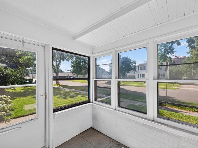 215 6th Street NW