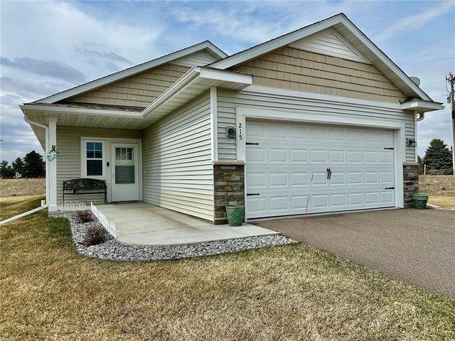 215 8th Ave NE, Isanti, MN 55040