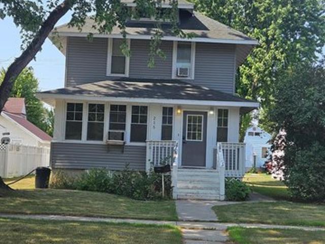 215 8th St N, Breckenridge, MN 56520