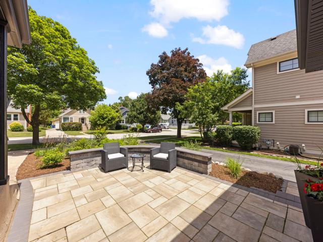 215 8th Street