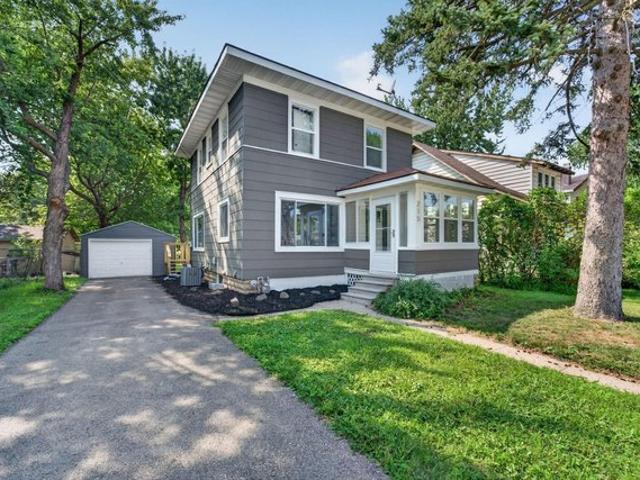 215 9th Ave NE, Rochester, MN 55906