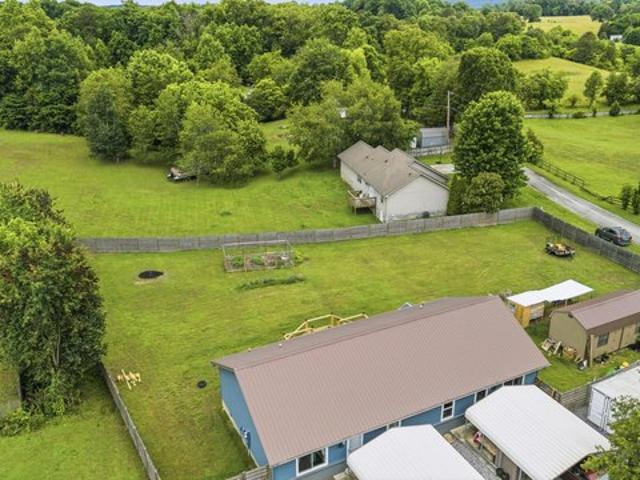 215 Carr Rd, Seymour, TN 37865