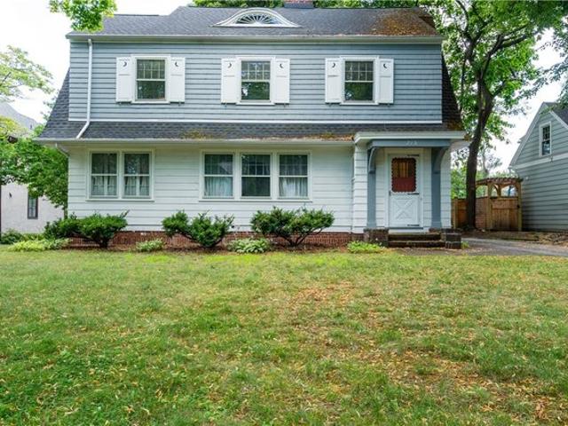 215 Castlebar Rd, Rochester, NY 14610