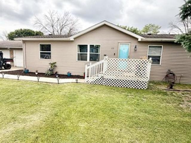 215 Church St, Manly, IA 50456