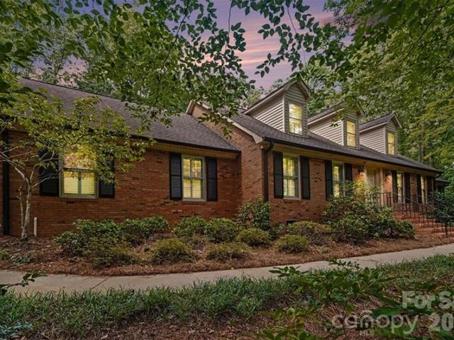 215 Chedworth Ct, Concord, NC 28025