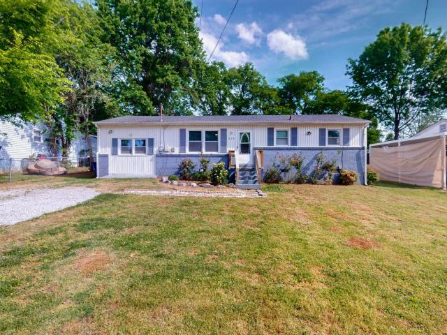 215 Chestnut Dr