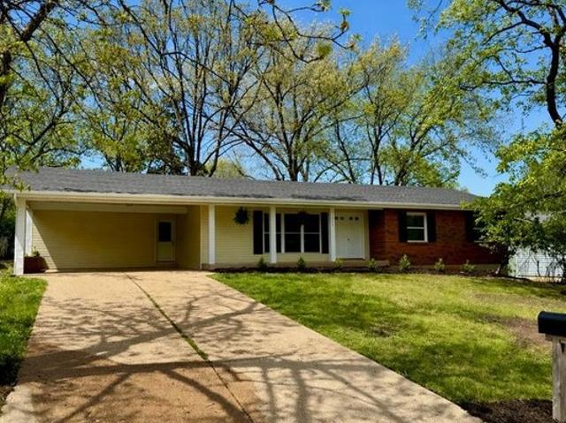 215 Circle Dr, Owensville, MO 65066