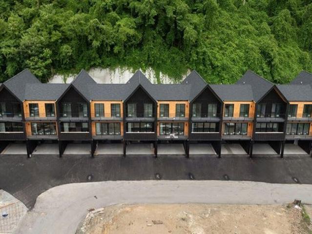 215 Circle Dr Unit 2, Gatlinburg, TN 37738