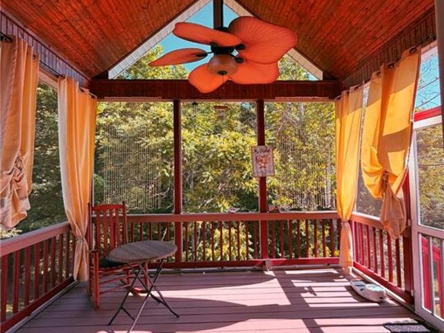 215 Clubmoss Way