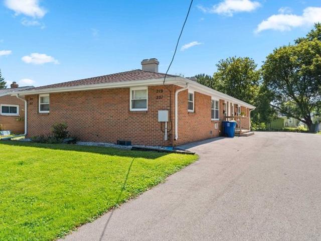 215 Cleveland St, Green Bay, WI 54303