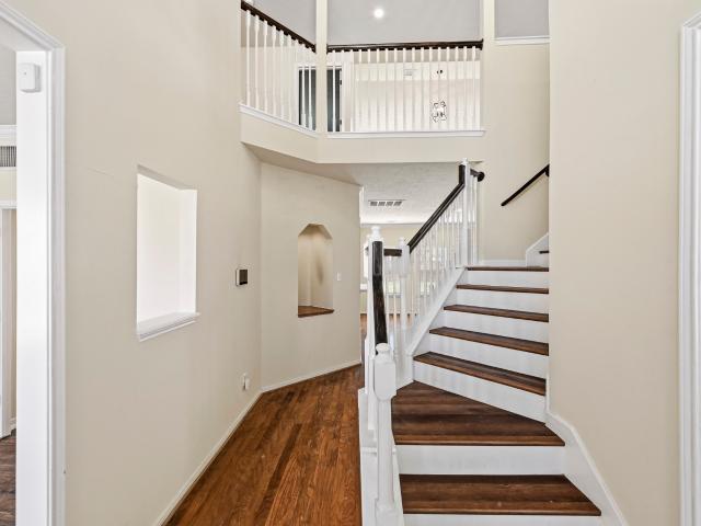 215 Crabapple Dr, Baytown, TX 77520 | MLS #72242