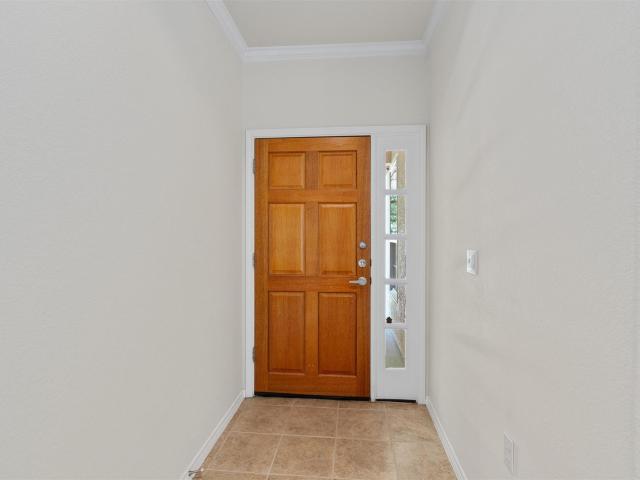 215 Crockett Loop