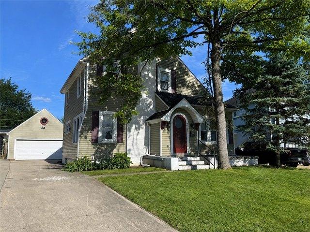 215 Aberdeen Dr, Middletown, OH 45042