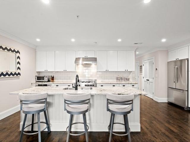 215 Athens St Unit 4, Boston, MA 02127