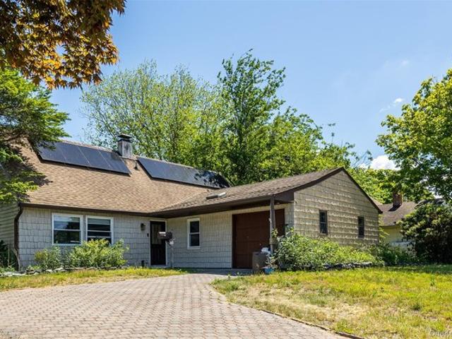 215 Avondale Dr, Centereach, NY 11720