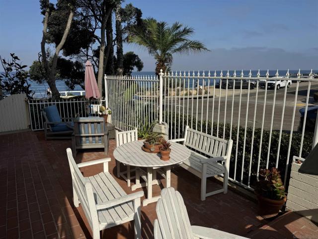 215 Bonair St, Unit 8, La Jolla, CA 92037 | MLS #250018 | Compass