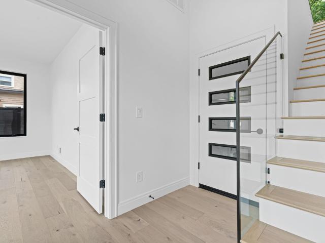 215 Barlow Street