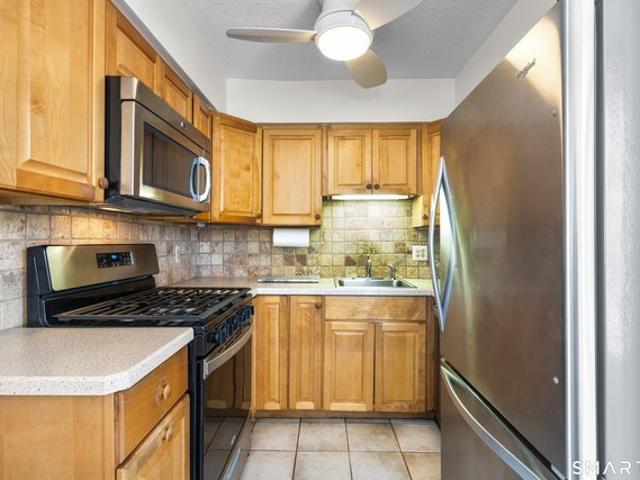 215 Beach St Unit 2G, West Haven, CT 06516