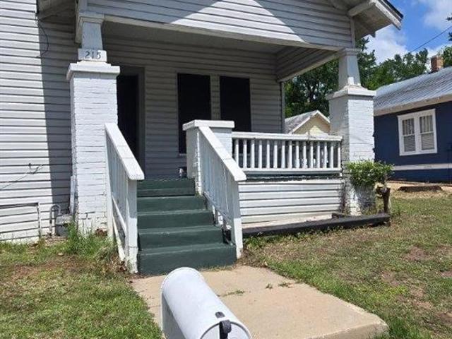 215 Bell Street
