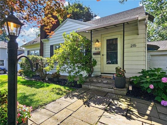 215 Belmeade Rd, Rochester, NY 14617