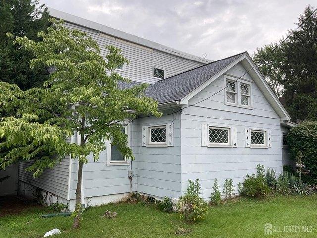 215 Gatzmer Ave, Jamesburg, NJ 08831