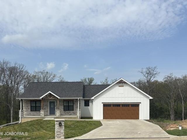 215 Gavin Ln, Linn, MO 65051