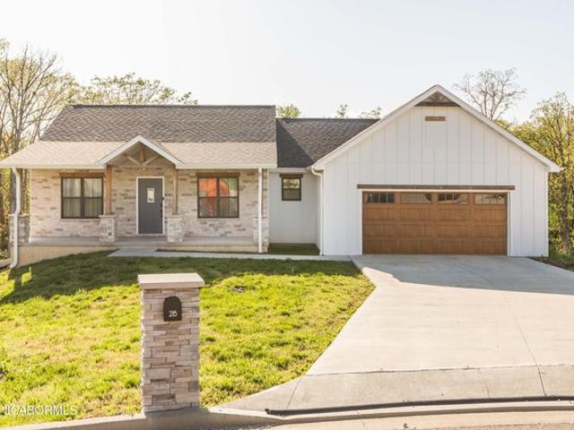 215 Gavin Ln, Linn, MO 65051