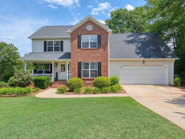 215 Doral Ct, Spartanburg, SC 29301