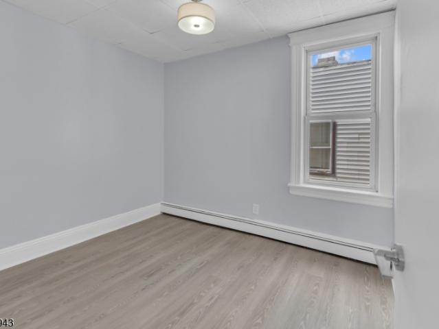 215 Delaware St # 6