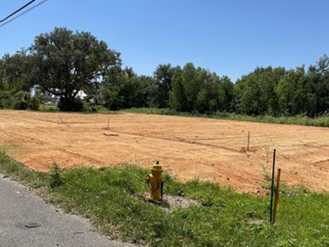 215 Demetz Ave, Pass Christian, MS 39571