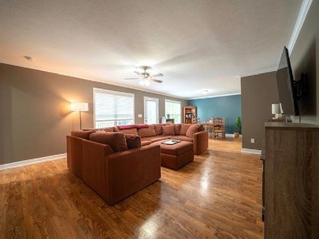 215 Desperado Ave