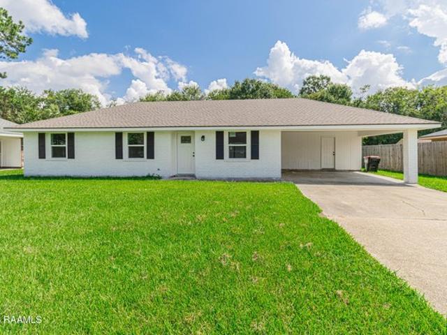 215 Driftwood Dr, Lafayette, LA 70503