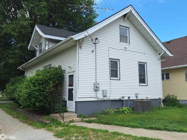215 E 1St Street