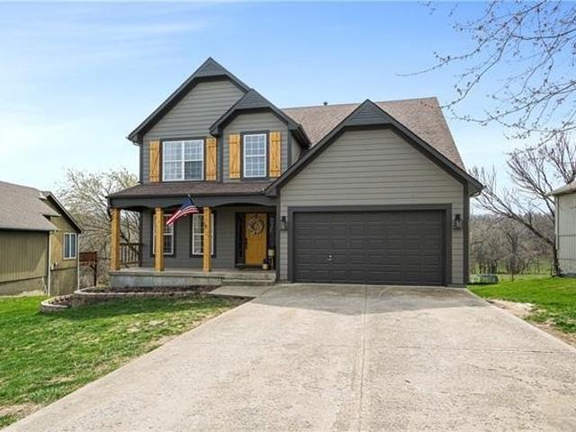 215 E Whispering Hills Blvd, Lone Jack, MO 64070