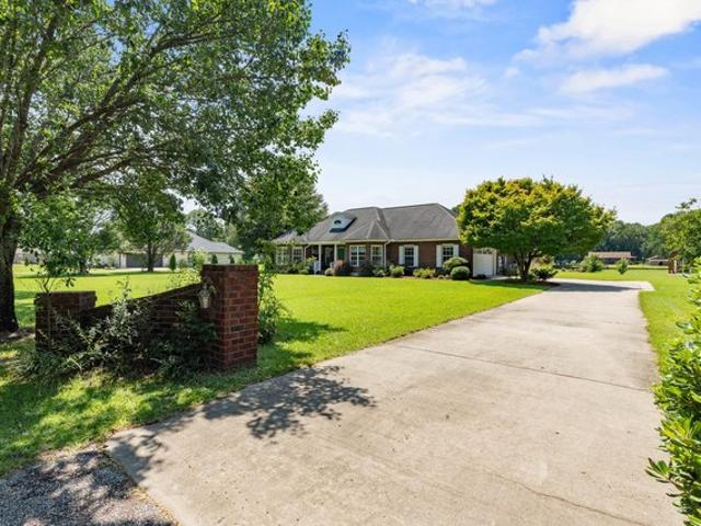 215 E Emerald Lake Dr, Sumter, SC 29153