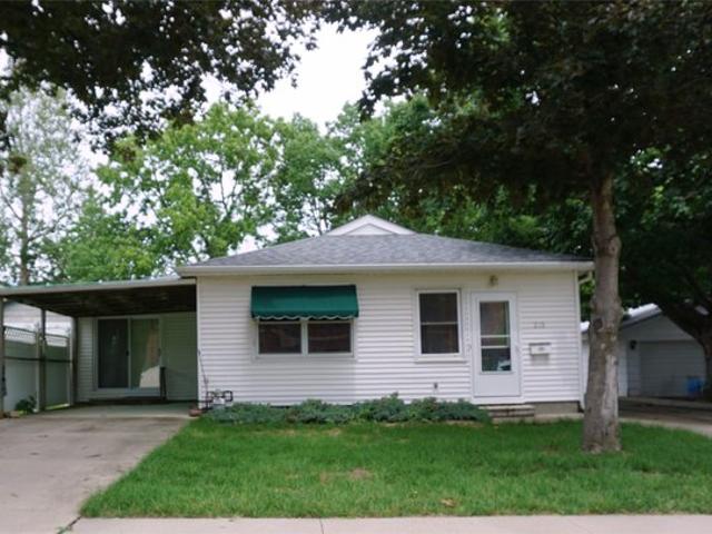 215 E Filmore St, Winterset, IA 50273